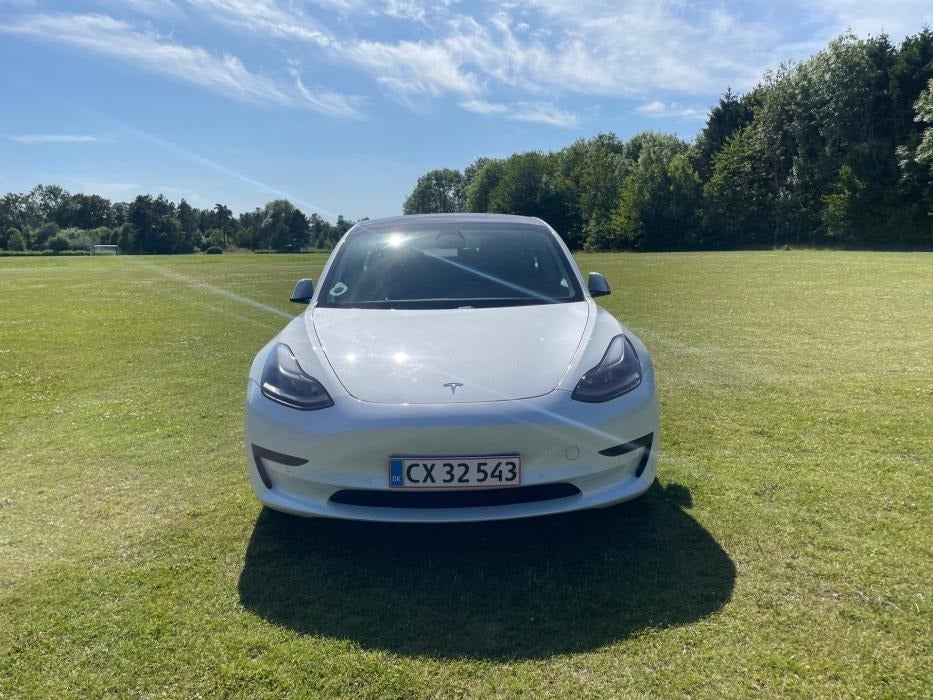 Tesla Model 3 - CarPal