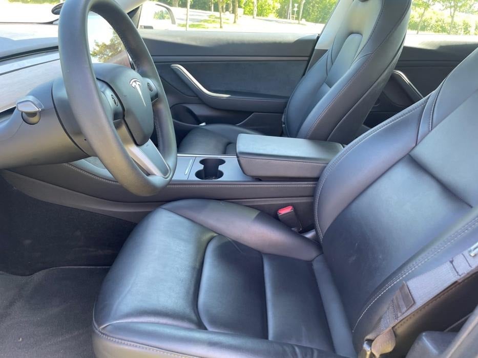 Tesla Model 3 - CarPal