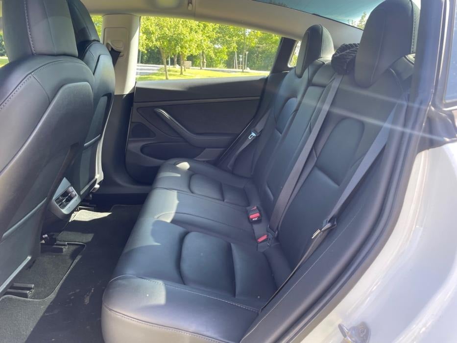 Tesla Model 3 - CarPal